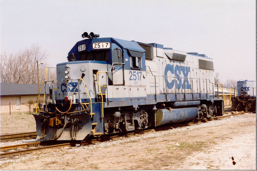 CSX 2517 parked for a while